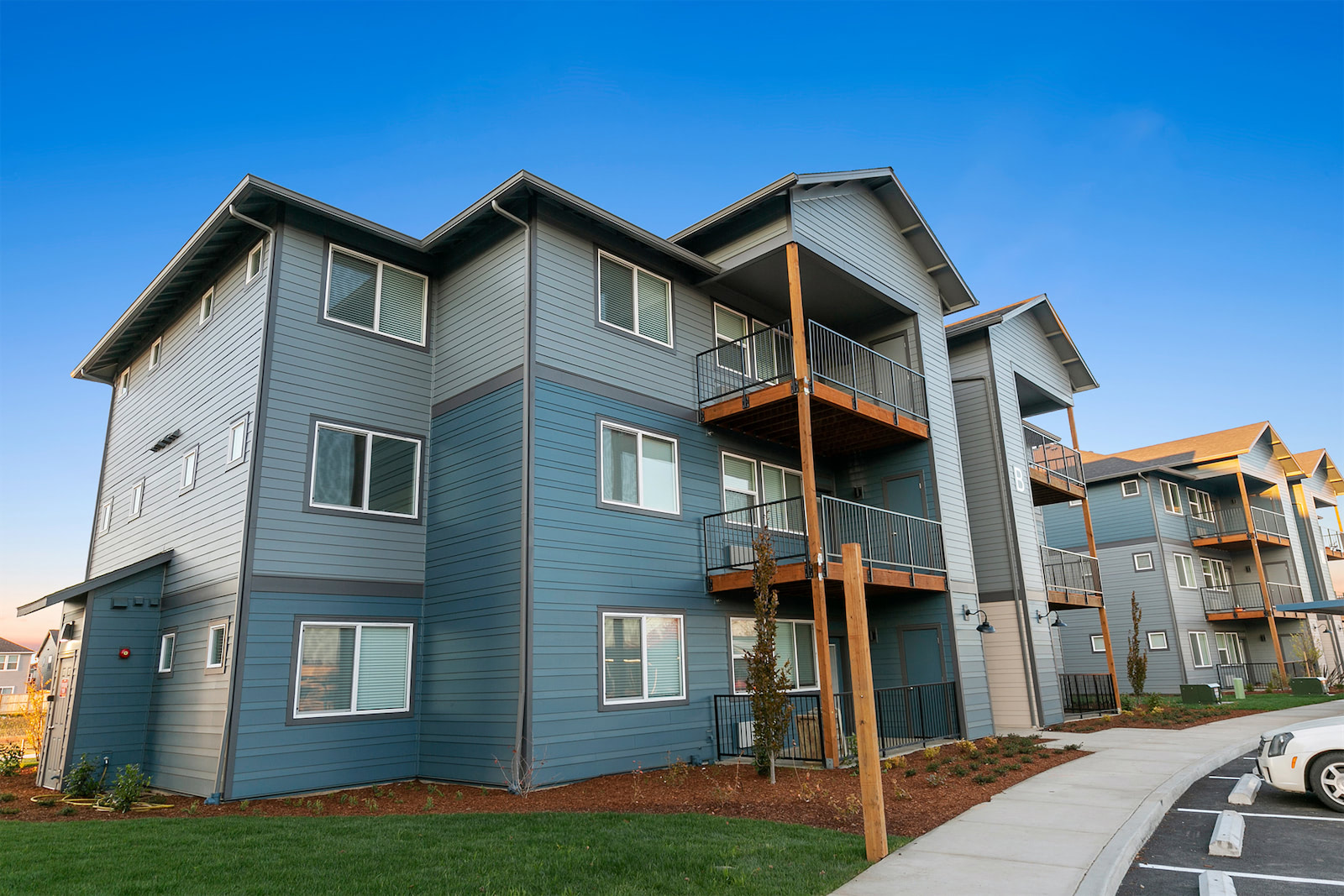 Smith Creek Apartments - Grand Opening - Tokola Properties